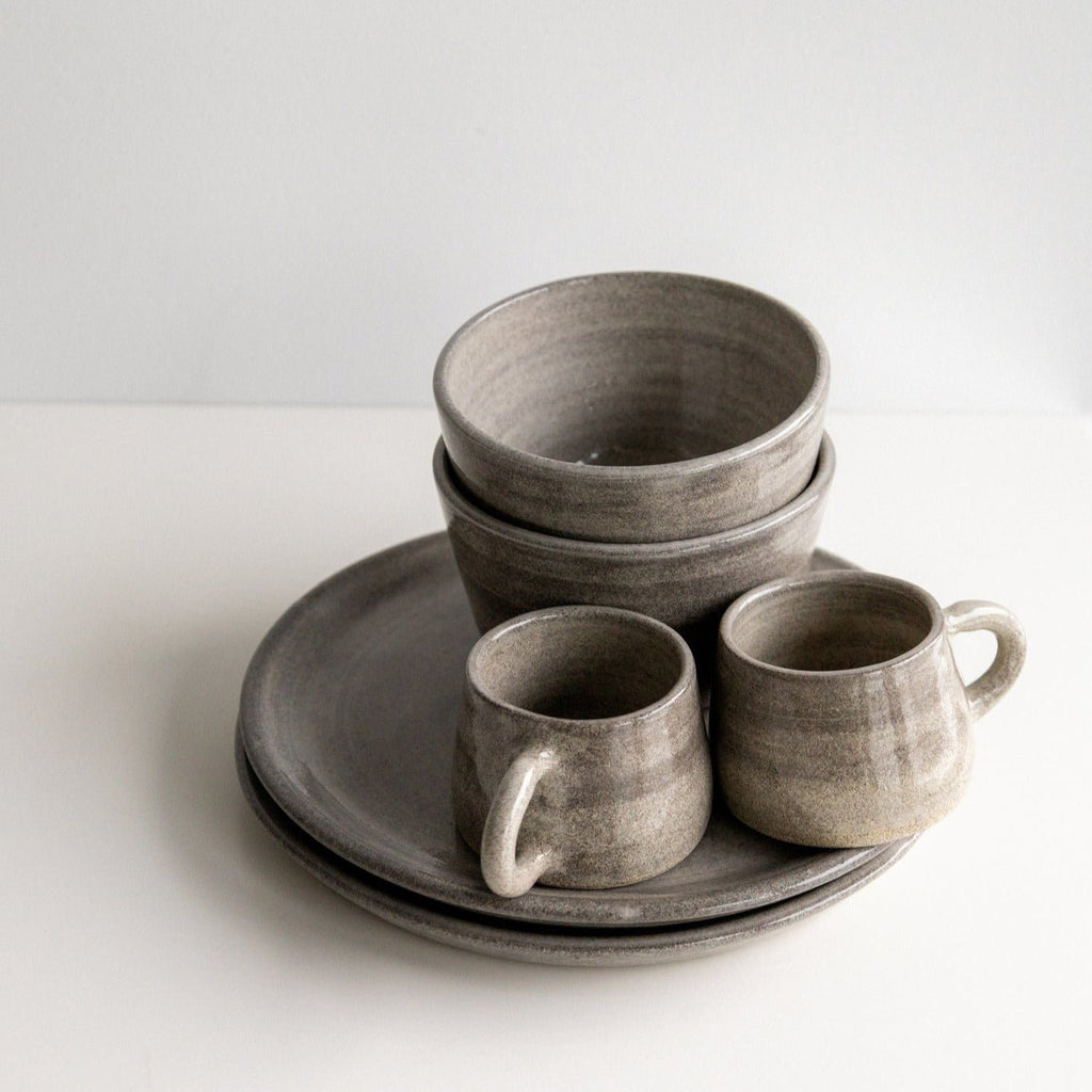 The Terre-à-Table dinnerware set – FACE